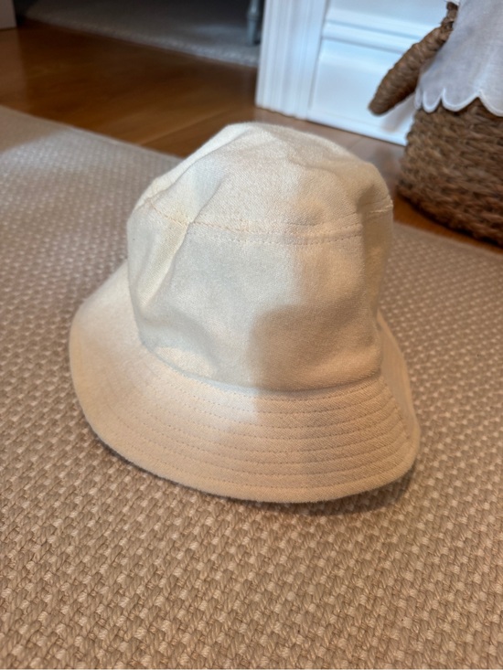Princess Polly | Accessories | Princess Polly Cream Bucket Hat | Poshmark